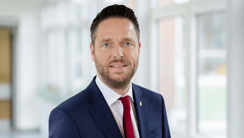 Matthias Becker komplettiert Führungstrio | Wohlfahrtintern